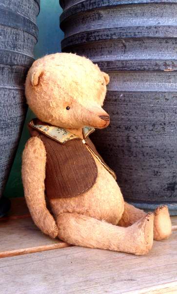 Mr.ZINGER by Jevgeni Bulahtin - Bear Pile