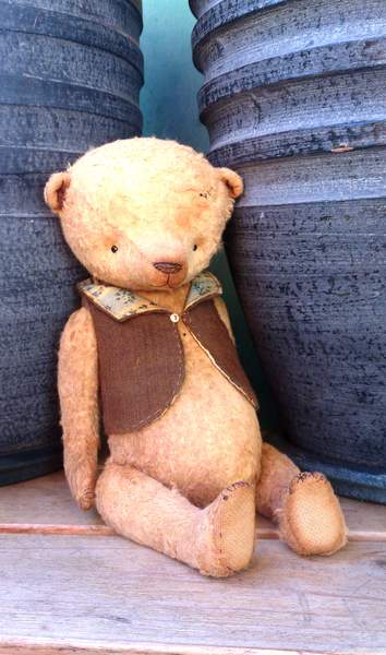 Mr.ZINGER by Jevgeni Bulahtin - Bear Pile