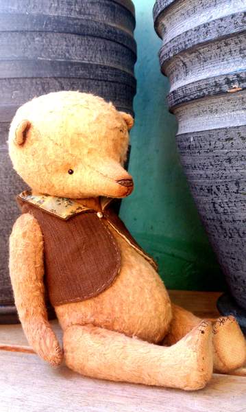 Mr.ZINGER by Jevgeni Bulahtin - Bear Pile