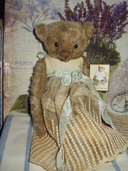 Darby´s Bear Forget me not bear by Mary Wiltshire - Bear Pile