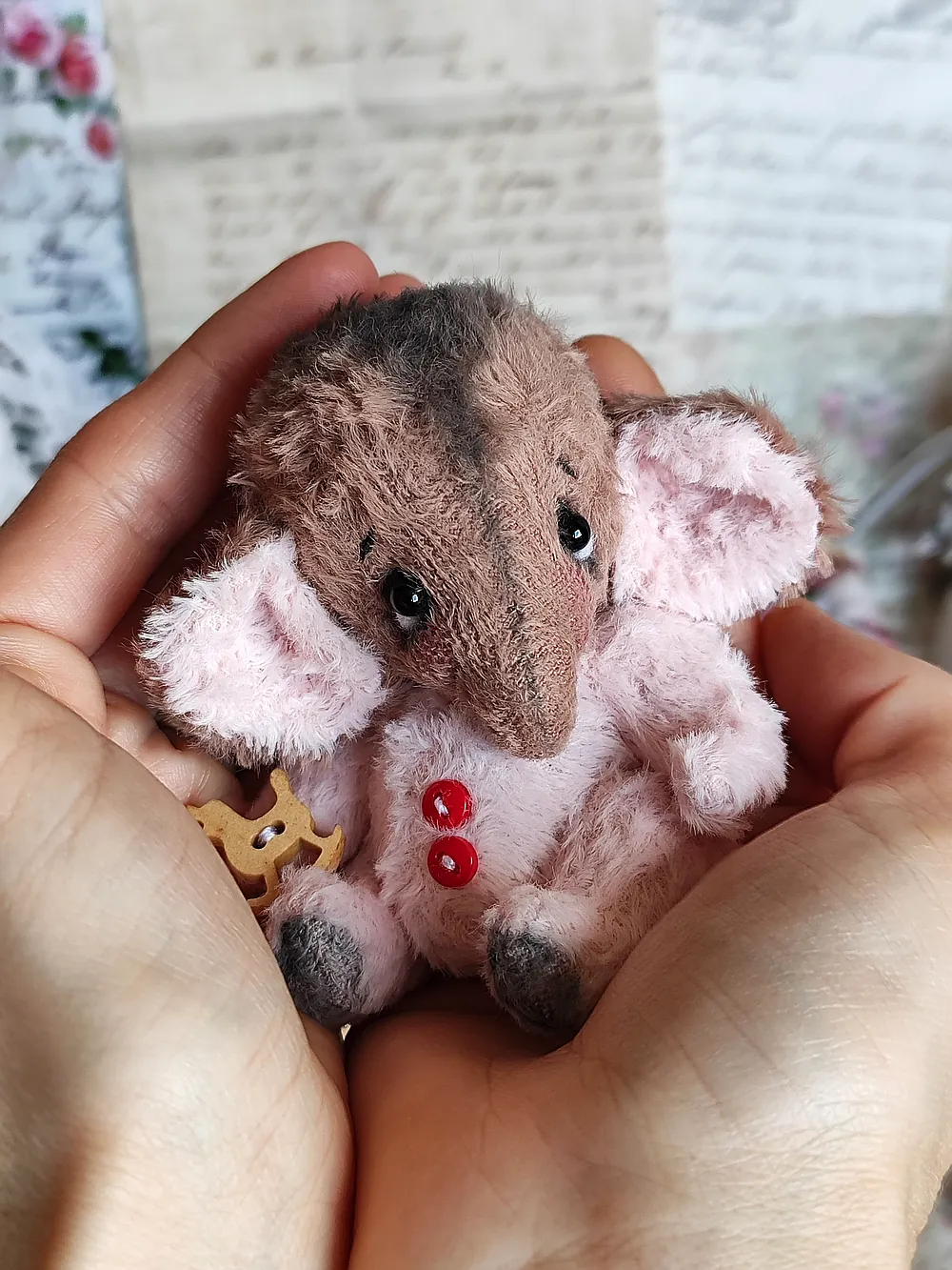 Mimi by Miola Teddies - Bear Pile