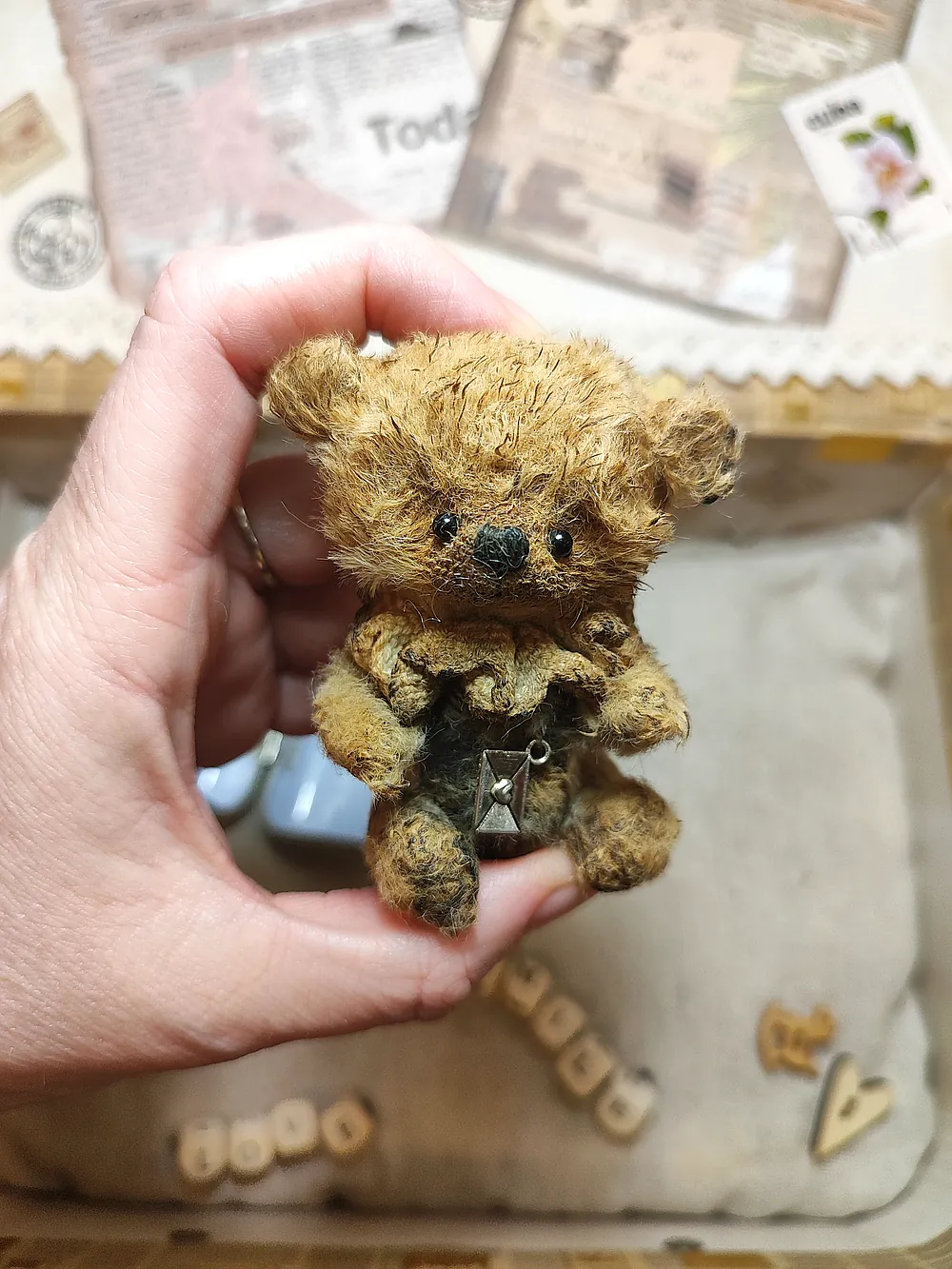 Tintin in a suitcase by Miola Teddies - Bear Pile