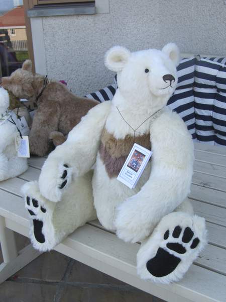 Gerald by gregory Gyllenship - Bear Pile