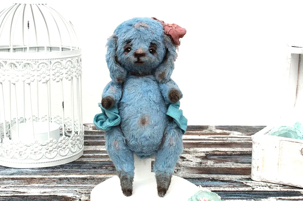 Blue bunny by I'm - Bear Pile