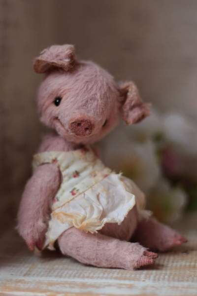 Pig Swanny by Anzhelika Costin - Bear Pile