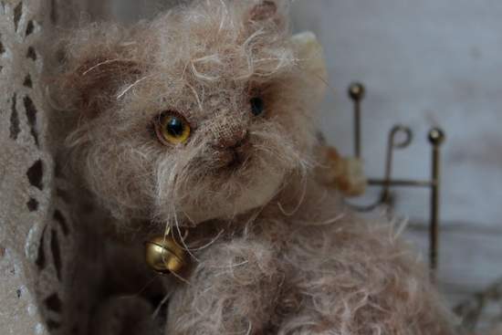 Cat Modest by Anzhelika Costin - Bear Pile