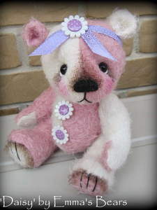 Daisy by Emma and Mark Nicholson - Bear Pile