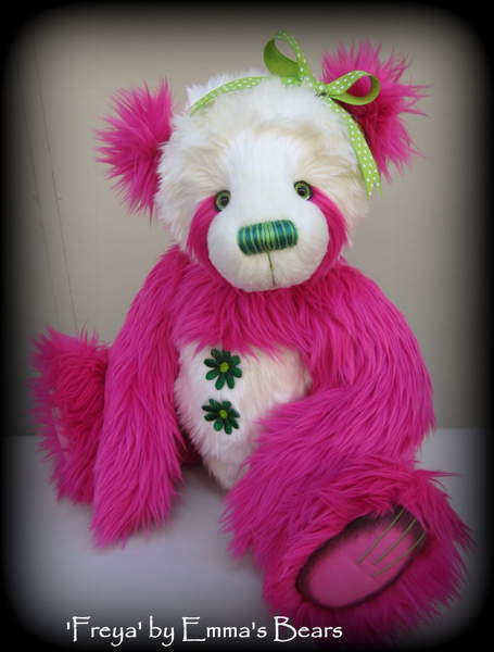 Freya by Emma and Mark Nicholson - Bear Pile