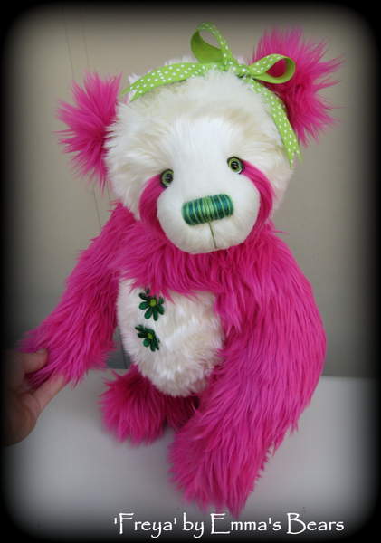 Freya by Emma and Mark Nicholson - Bear Pile