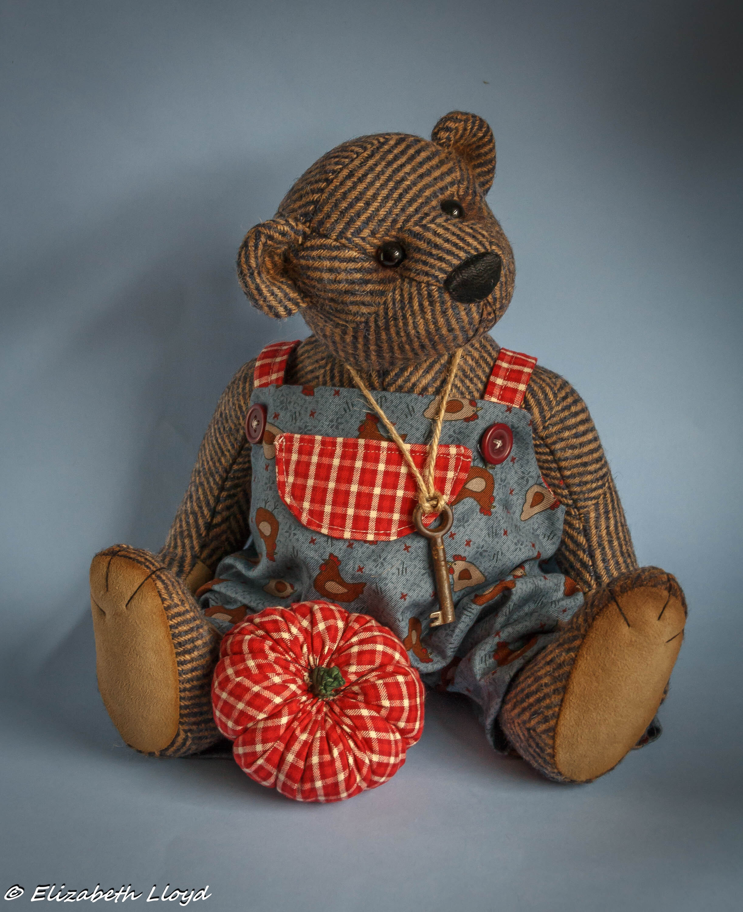 Lain by Elizabeth Lloyd - Bear Pile