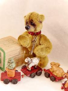 Maritza by Madsen Miniatures - Bear Pile