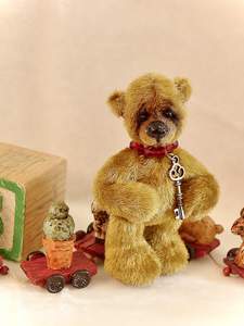 Maritza by Madsen Miniatures - Bear Pile