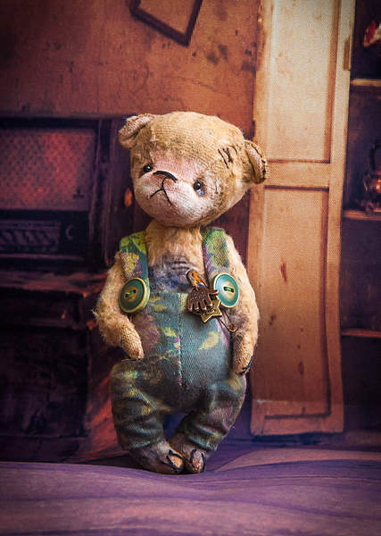 Vintage Bear Tom by Yumi Camui - Bear Pile