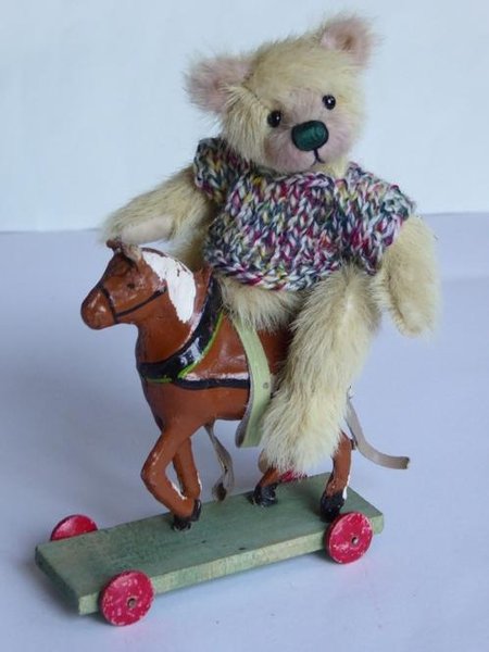 Golo by Dagmar Seibel - Bear Pile