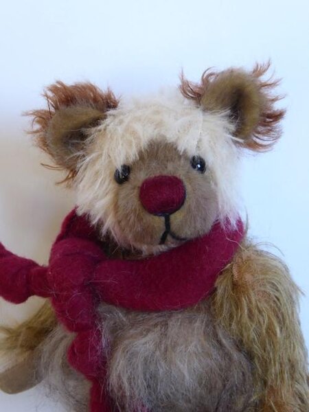 Fedder by Dagmar Seibel - Bear Pile