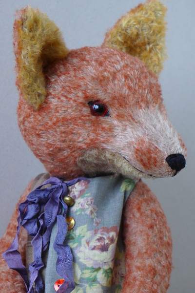 LARS - the artistic fox by teddycom.club - Bear Pile
