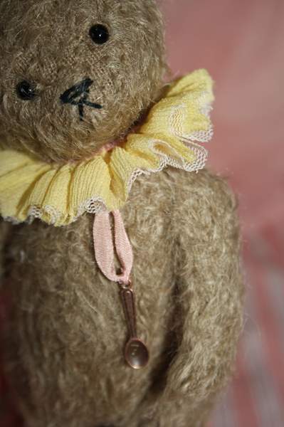 BERNI - THE LITTLE POCKET TEDDY BEAR by teddycom.club - Bear Pile