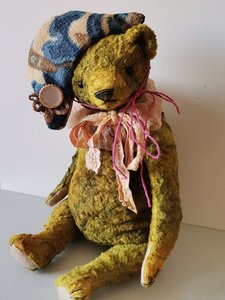 BERNI - THE LITTLE POCKET TEDDY BEAR by teddycom.club - Bear Pile
