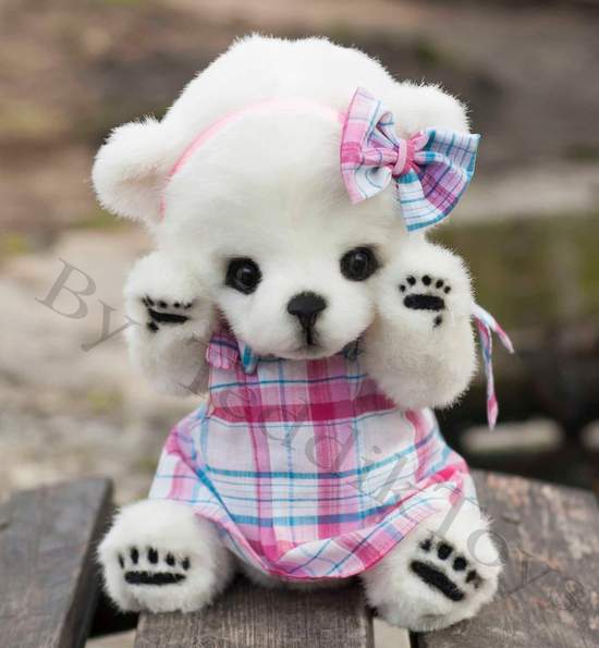 Bear Mimi by Irina Vnukova - Bear Pile