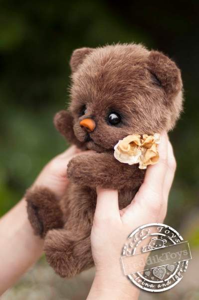 Bear Caramel by Irina Vnukova - Bear Pile