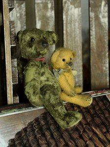 Ridi by Elena Karasenko - Bear Pile