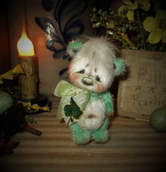 Lucky by Patti Sikes of Patti's Ratties - Bear Pile