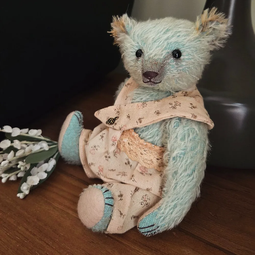 Bowman by Hilda Ng - Bear Pile