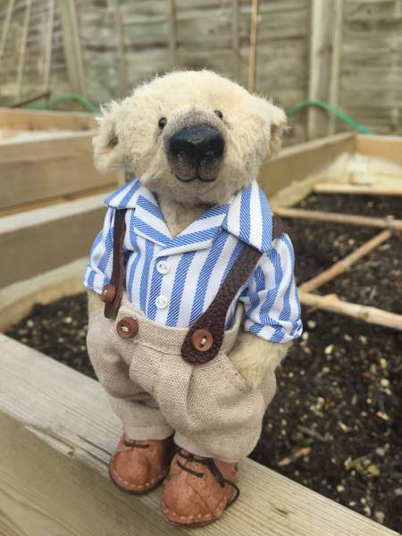 Archie by Out of the Woods - Bear Pile