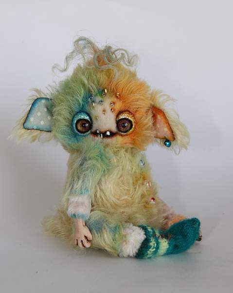 Moving Monster chuk by Averina Olesya - Bear Pile