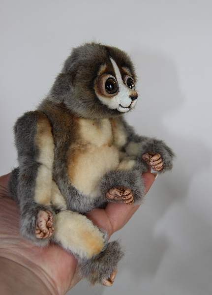 Lemur Lori by Averina Olesya - Bear Pile