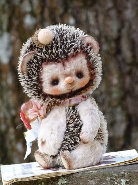 Hedgehog Ghek by Svetlana Bordner - Bear Pile
