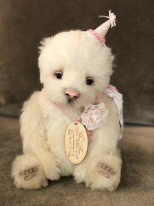 Mishik by Rina Bushe - Bear Pile