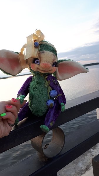 Elf Charlotte by Julia Kurakina - Bear Pile