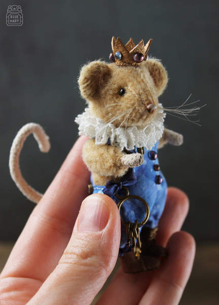 Louie the miniature prince mouse by Marina Blakytna - Bear Pile