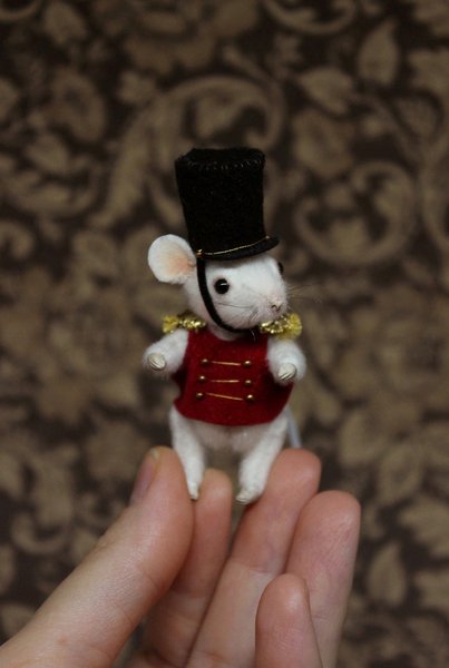 Baby mouse Nutcracker by Marina Blakytna - Bear Pile