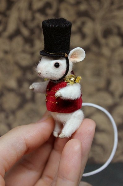 Baby mouse Nutcracker by Marina Blakytna - Bear Pile