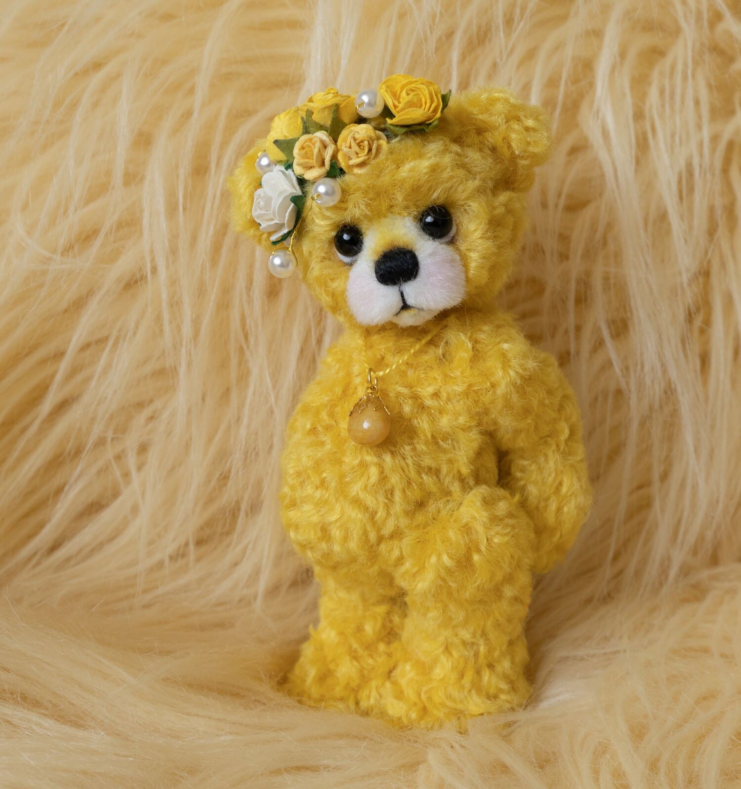Daffodil by Jo Symon - Joxy Bears - Bear Pile
