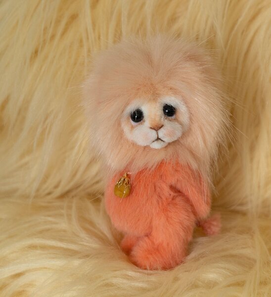 Lilli Lion by Jo Symon - Joxy Bears - Bear Pile