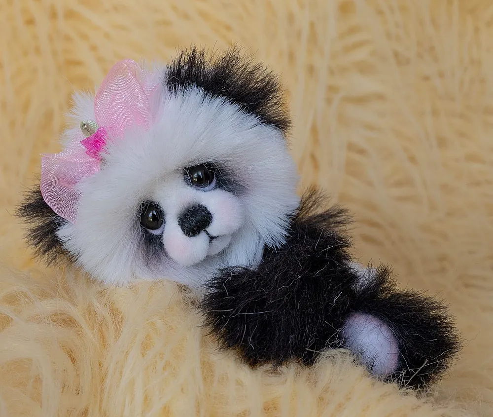 Li Li by Jo Symon - Joxy Bears - Bear Pile