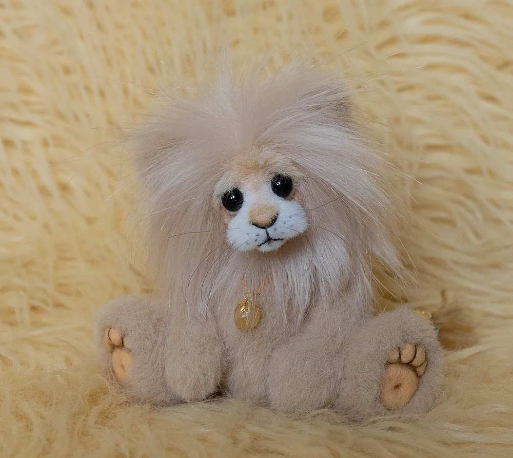 Gryff by Jo Symon - Joxy Bears - Bear Pile