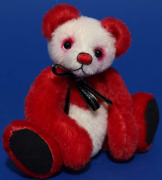 Merry by Laurie Lou Bears - Bear Pile