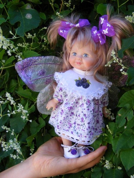 The bramble - berry fairy by sisters MariAnna - Bear Pile
