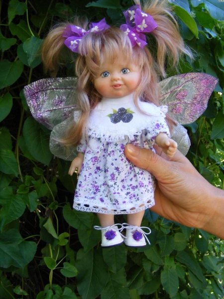 The bramble - berry fairy by sisters MariAnna - Bear Pile