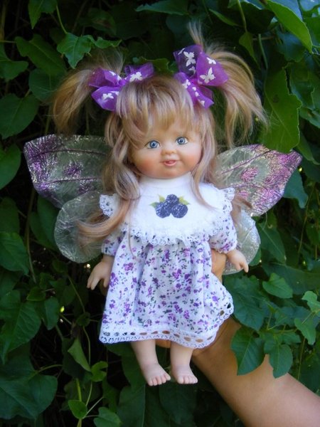 The bramble - berry fairy by sisters MariAnna - Bear Pile