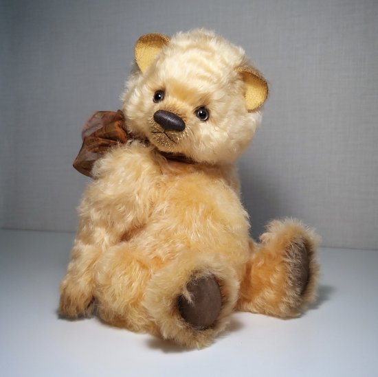 Golden Ginny by GENNY BEARS - Bear Pile