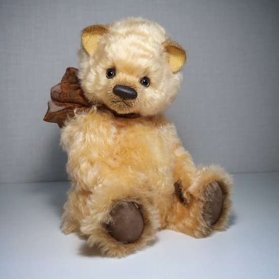 Golden Ginny by GENNY BEARS - Bear Pile