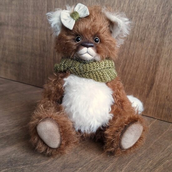 Alice by Genny Bears - Bear Pile