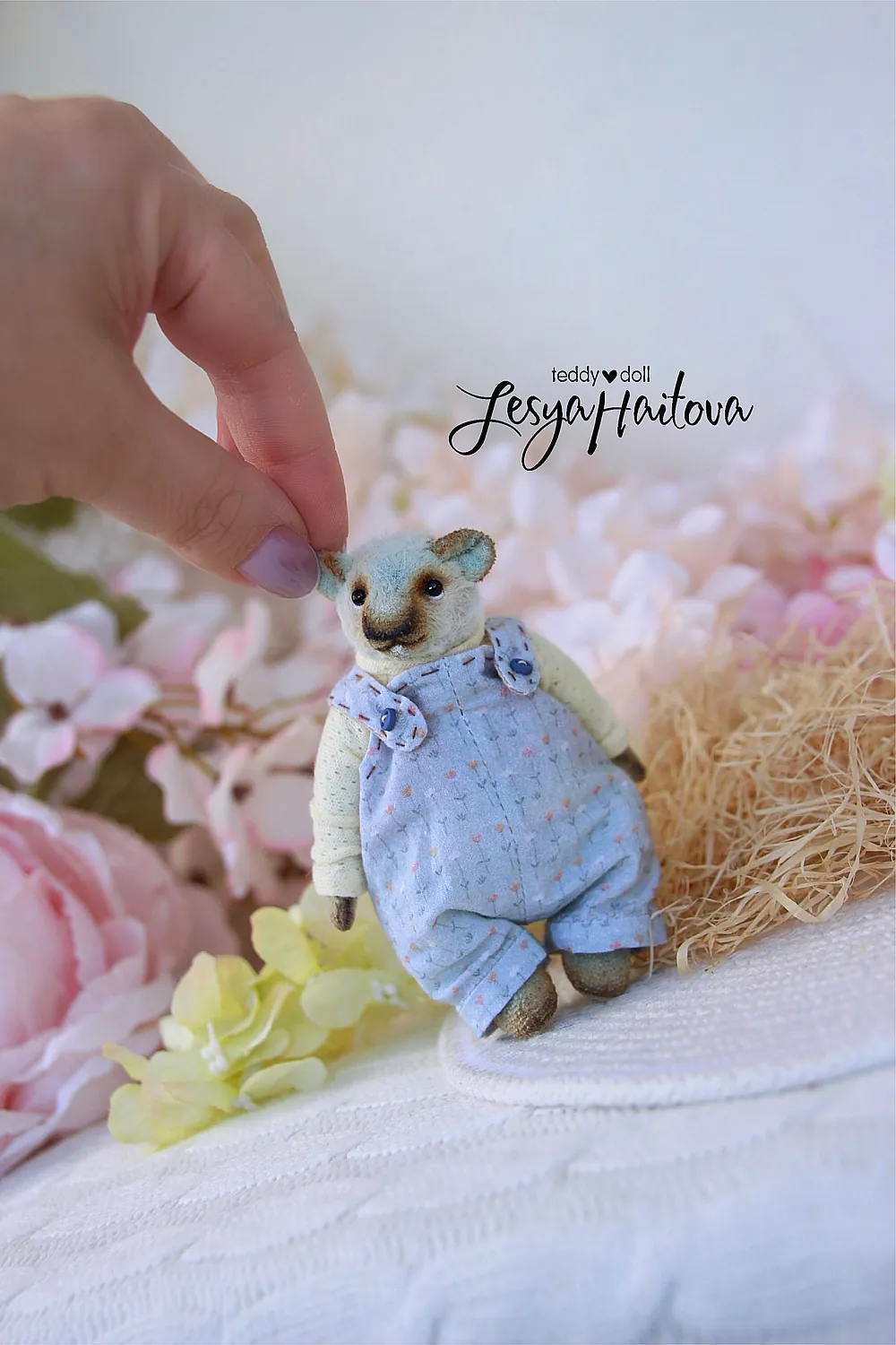 Brockie by Lesya Haitova - Bear Pile